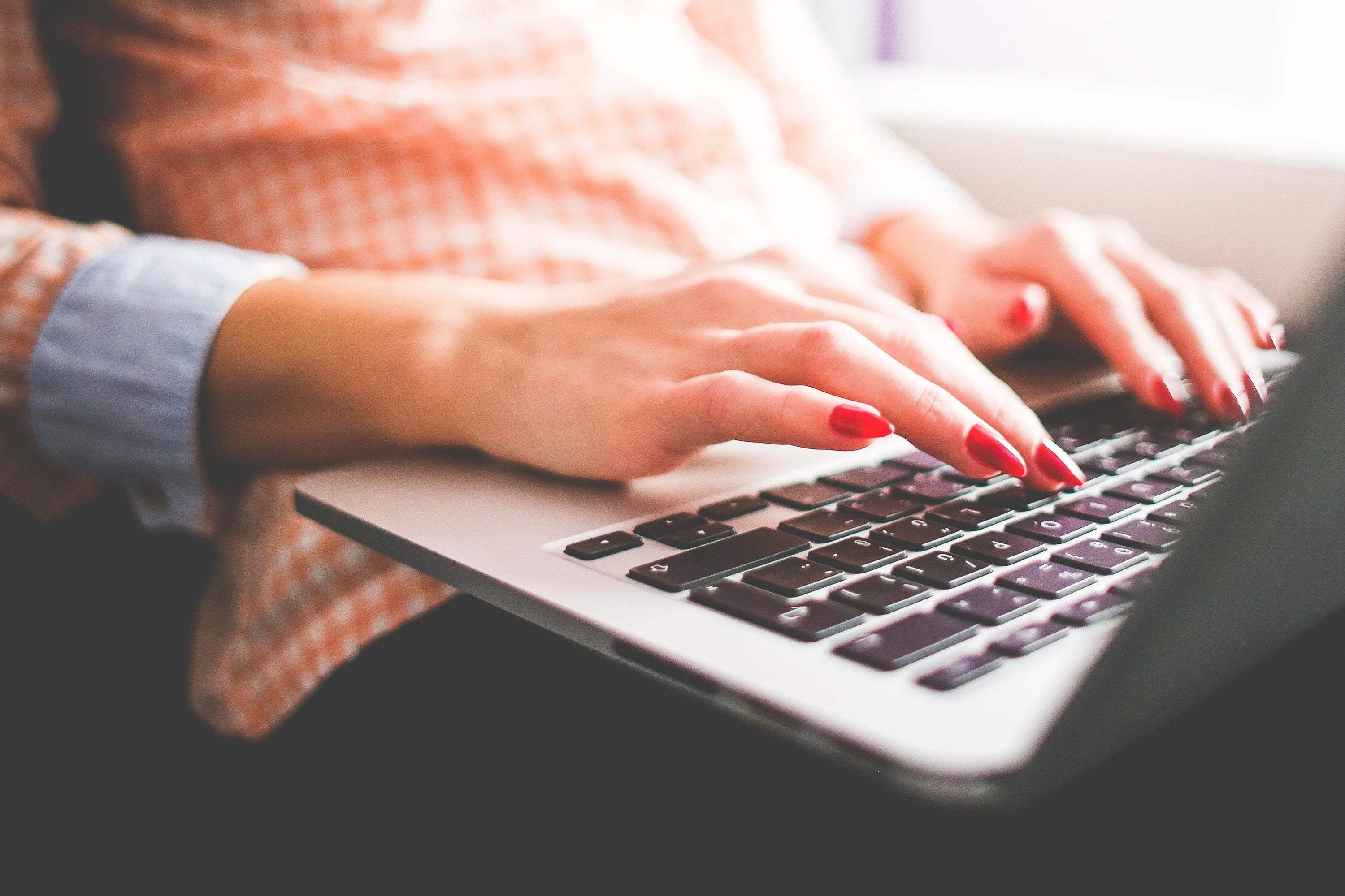 How To Type With Long Nails: A Guide to Typing Effectively With Long N ...
